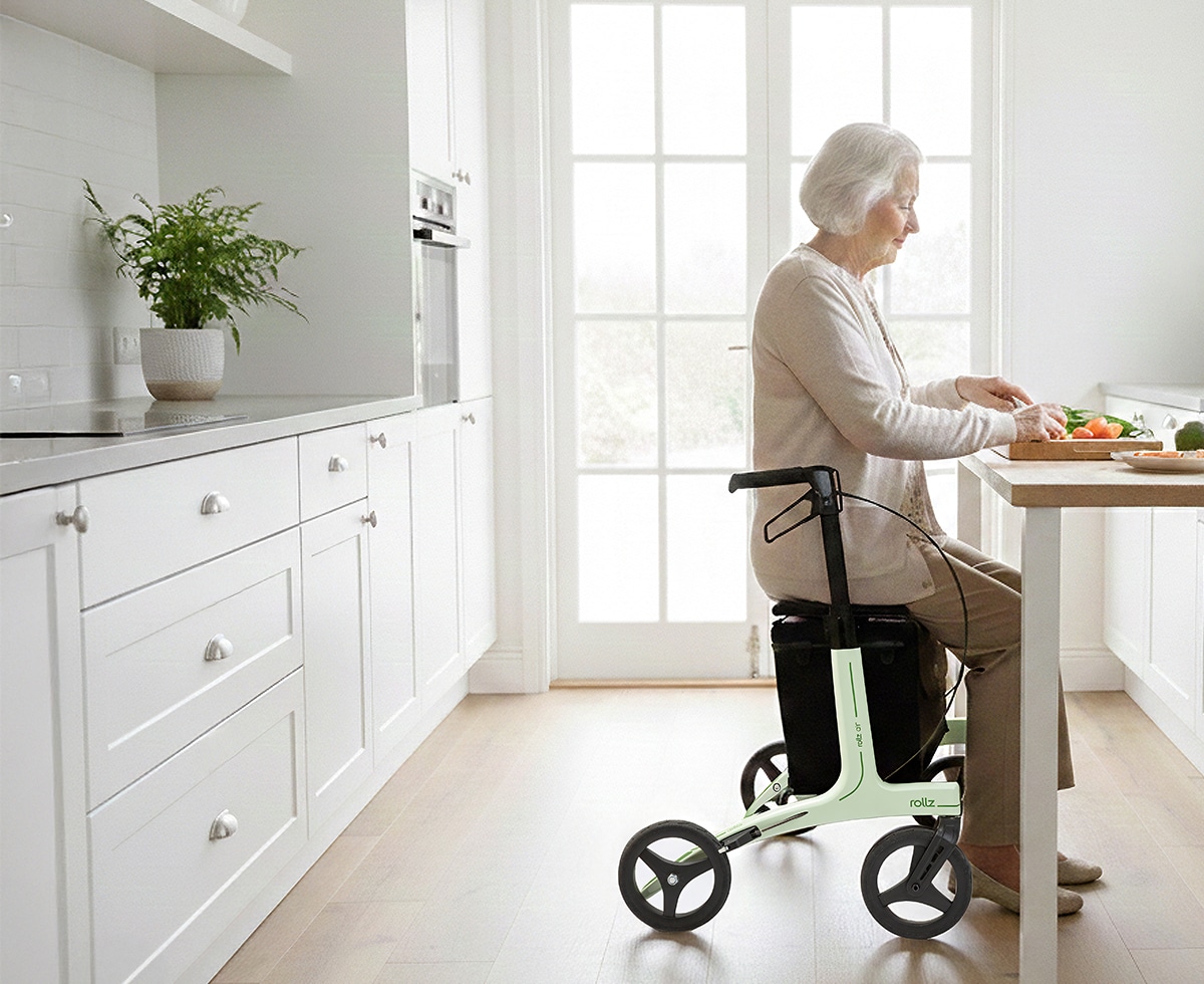 Lightweight walker with seat - Rollz Air